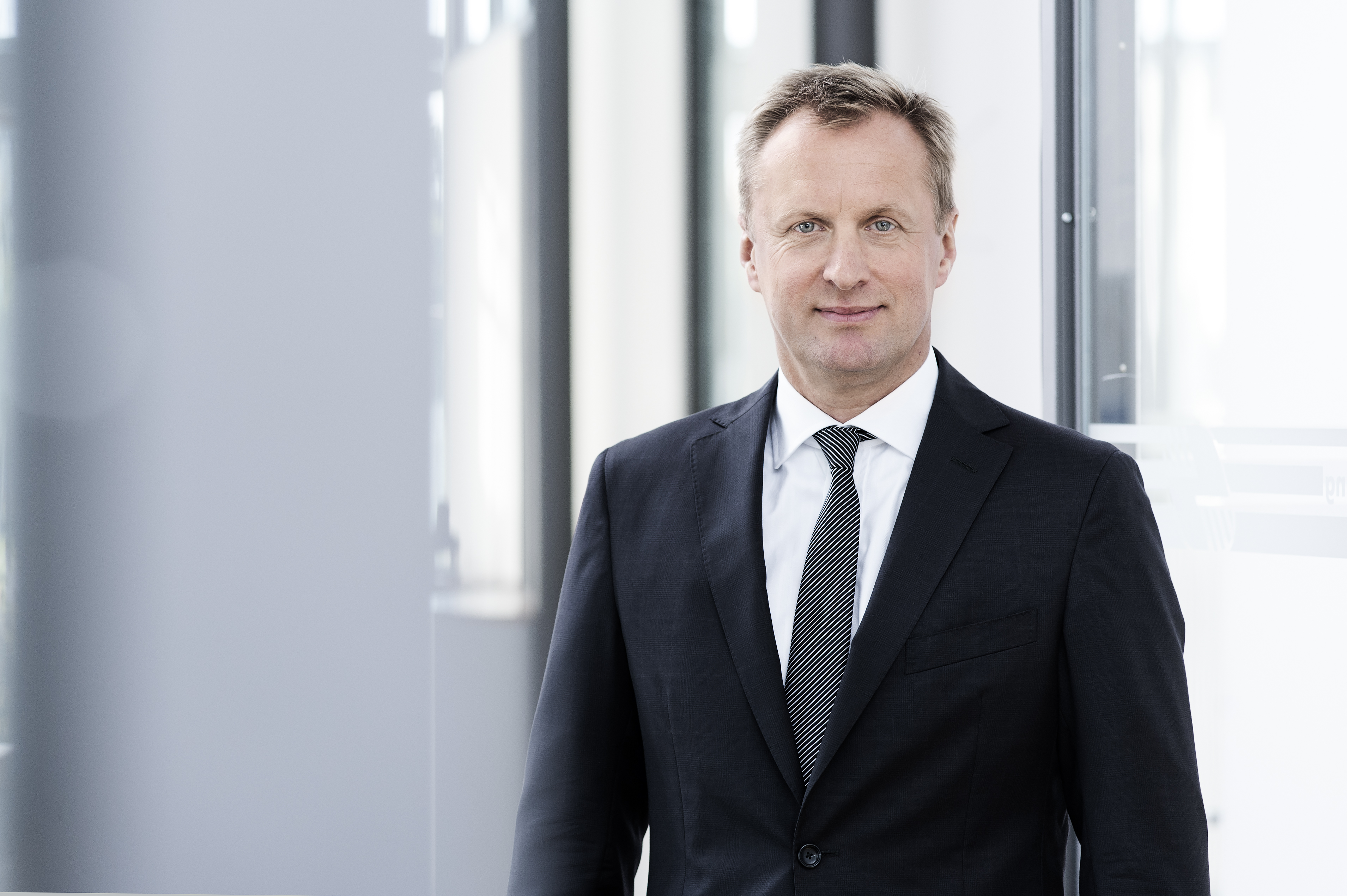 Lothar Holder ist neuer Leiter für das Geschäftsfeld "Airport ...